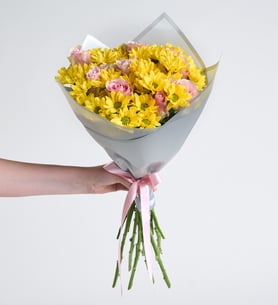 Envía gerberas amarillas frescas a domicilio con LolaFlora