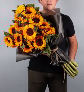 Envía ramos de flores amarillas a domicilio con LolaFlora