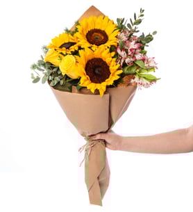 Envía ramos de flores amarillas a domicilio con LolaFlora