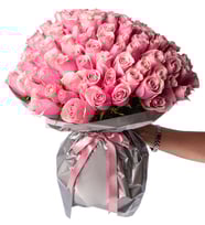 Envía ramo buchón de rosas y girasoles con LolaFlora