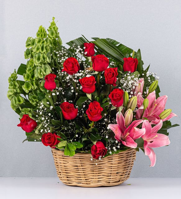 Cesta Mixta De Rosas Rojas a Domicilio - LolaFlora