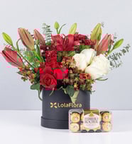 Envía caja con flores frescas a domicilio con LolaFlora